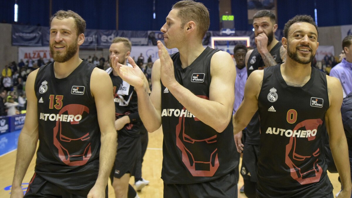 Musa refuerza el liderato del Real Madrid en Fontes do Sar