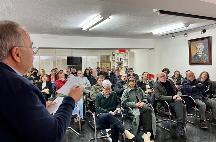 El senador Leiceaga vuelve a la política local con Bugallo, que ...