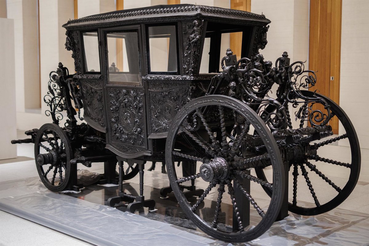 La "misteriosa" Carroza Negra de Mariana de Austria, única en el mundo ...