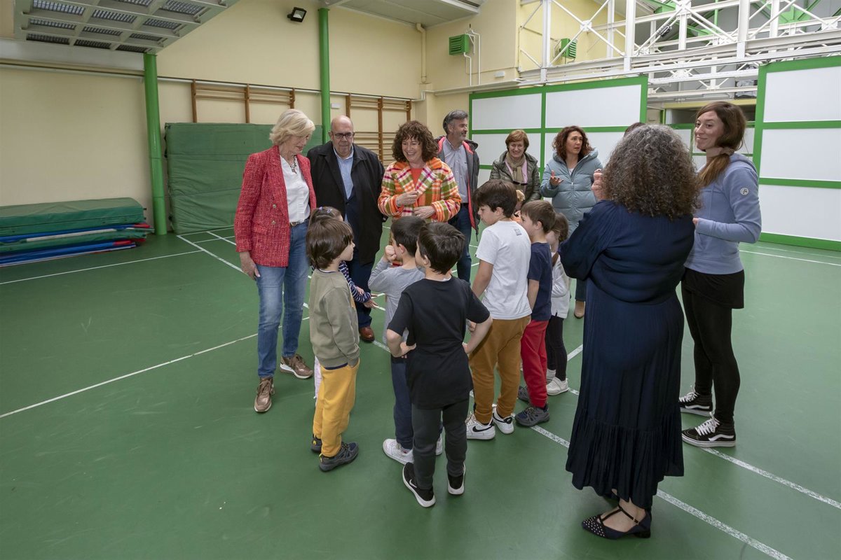 El Gobierno invertirá casi 200.000 euros en instalar una cubierta en el CEIP Jesús Cancio de ...