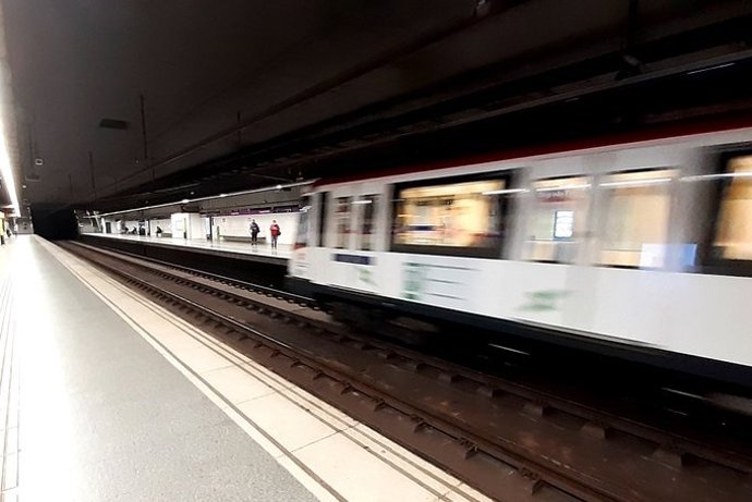 Normalizada la circulación de la L3 del Metro de Barcelona tras la incidencia