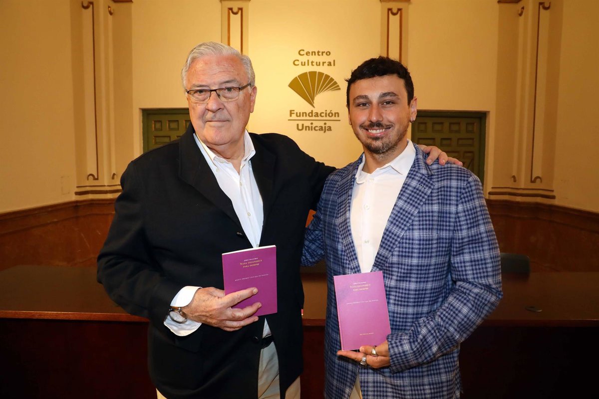 Unicaja.- Jorge Villalobos recibe el XXXVI Premio Unicaja de Poesía