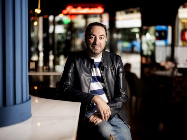 Nando López novela la lucha LGTBI en el franquismo y defiende exhumar a ...