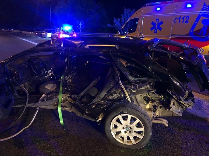 Un hombre herido grave tras estrellarse contra un guardarraíl en la A3 en Madrid, a la altura de ...
