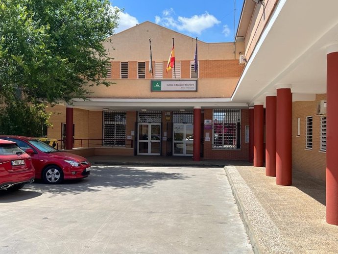 La Junta ya dispone de la parcela para eliminar las aulas prefabricadas ...