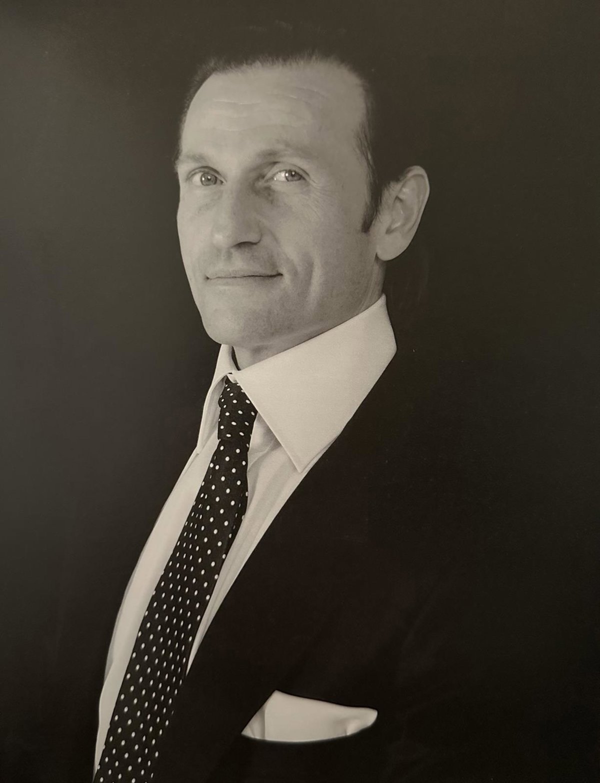 DAZN elige al empresario David Hatchwell como asesor estratégico para ...