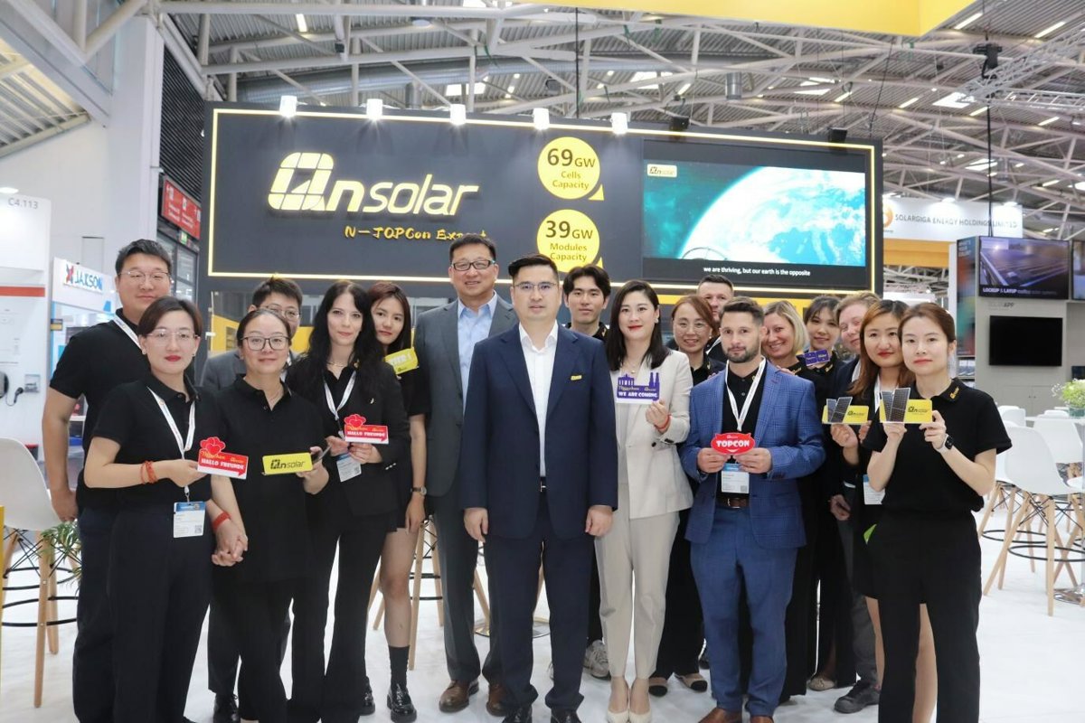Qn-SOLAR clausura Intersolar Europe 2023 con una fiesta a la que asistieron sus tres cofundadores