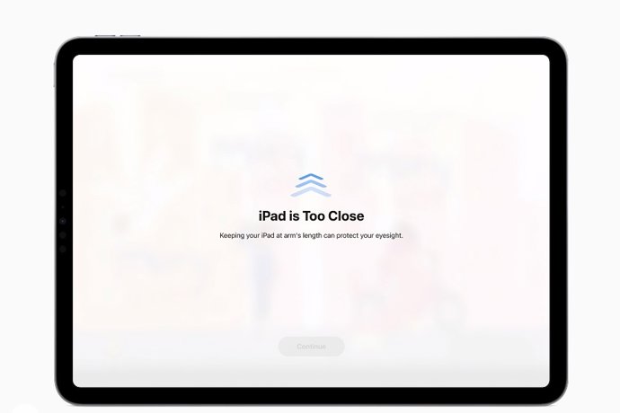 iOS 17 advierte al usuario de que está utilizando el iPhone demasiado cerca de la pantalla para ...