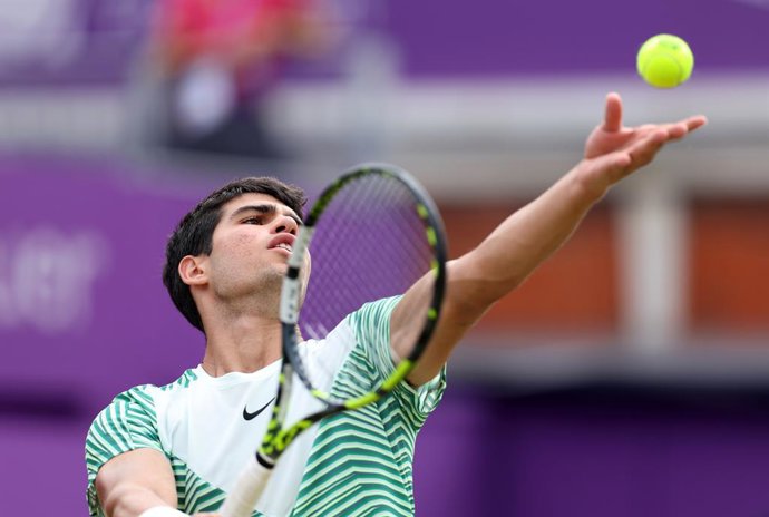 Carlos Alcaraz regresa al número uno para afrontar su asalto a Wimbledon