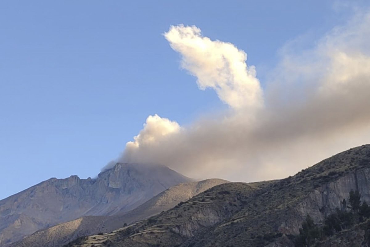 Perú.- El volcán Ubinas inicia su fase explosiva en el sur de Perú, que ...