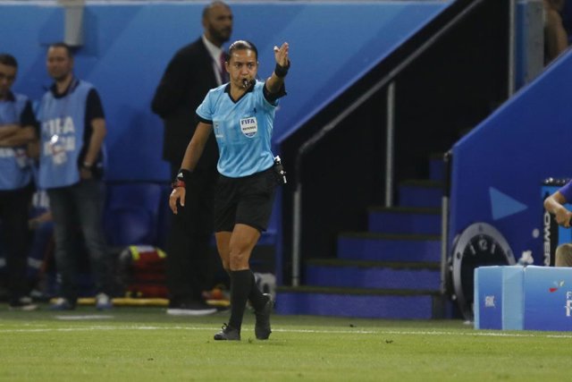 La brasileña Edina Alves arbitrará el España-Suecia