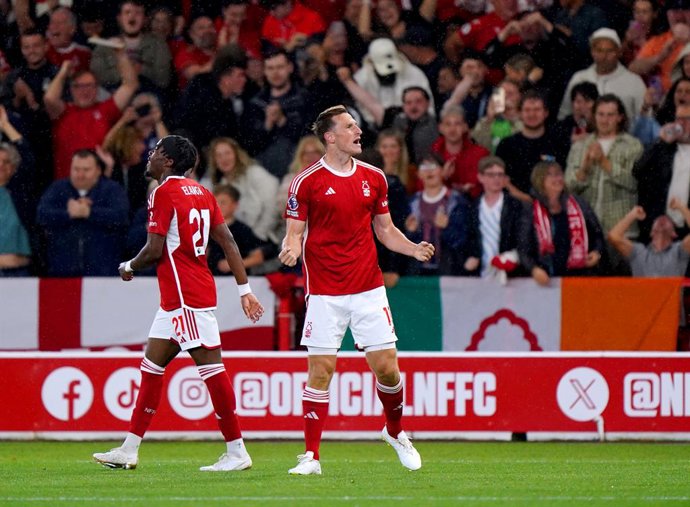 Chris Wood da al Nottingham Forest el primer triunfo