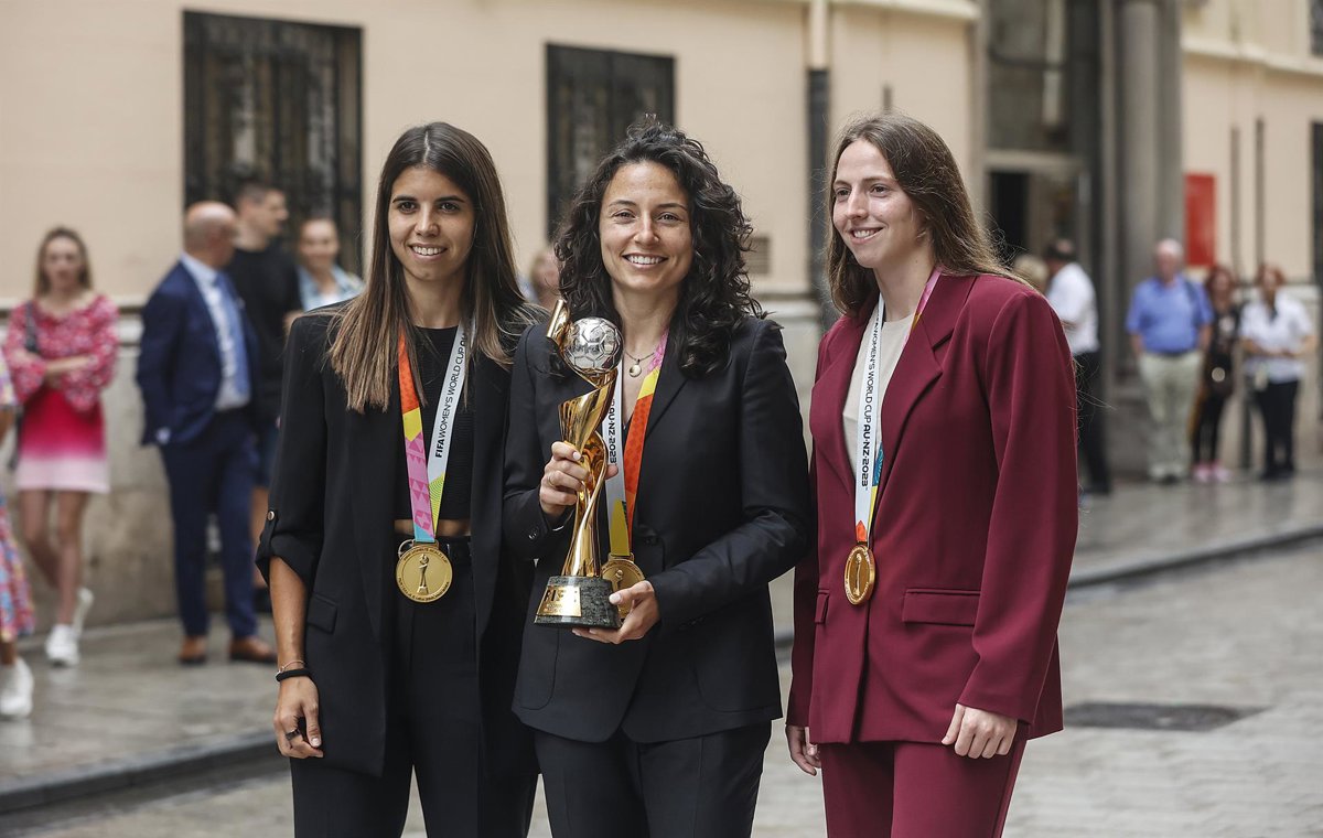 Les campiones del món Ivana Andrés i Enith Salón, Alta Distinció de la ...
