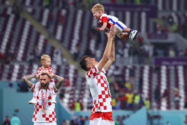 Budimir mete a Croacia a la Eurocopa y Gales irá a la repesca