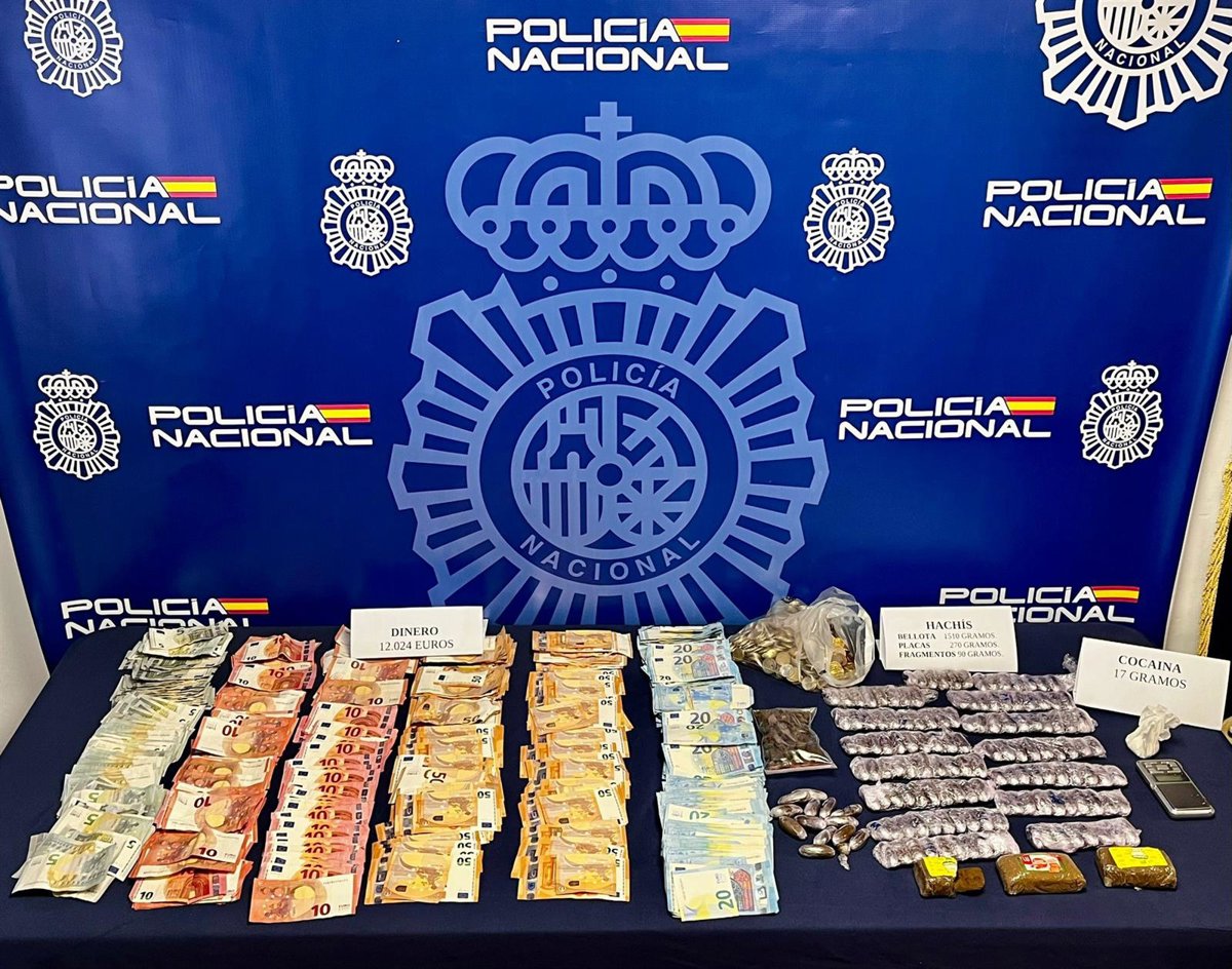 Desmantelado un punto de venta de droga en una vivienda del casco histórico de Cádiz