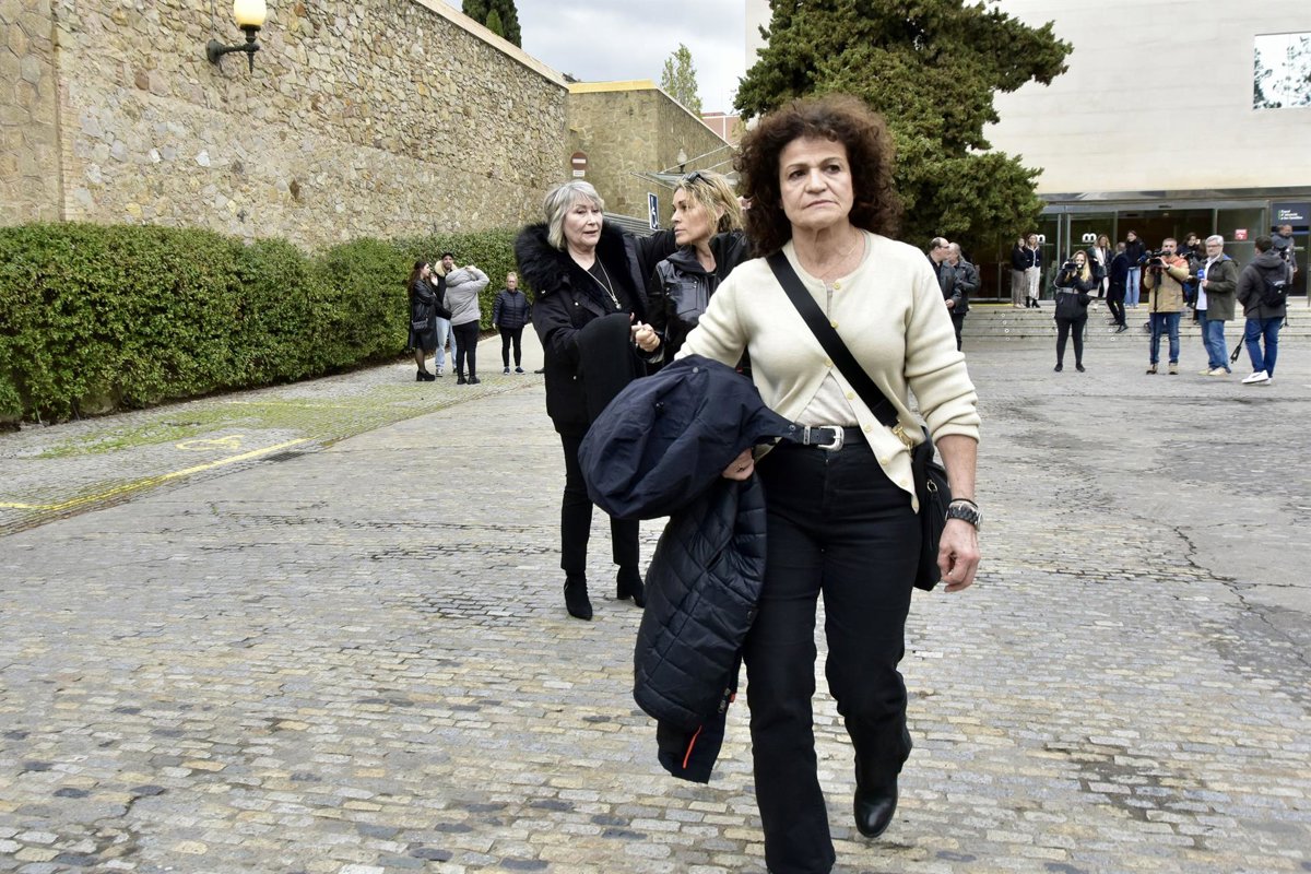 Familiares y amigos despiden a la actriz Silvia Tortosa en Barcelona