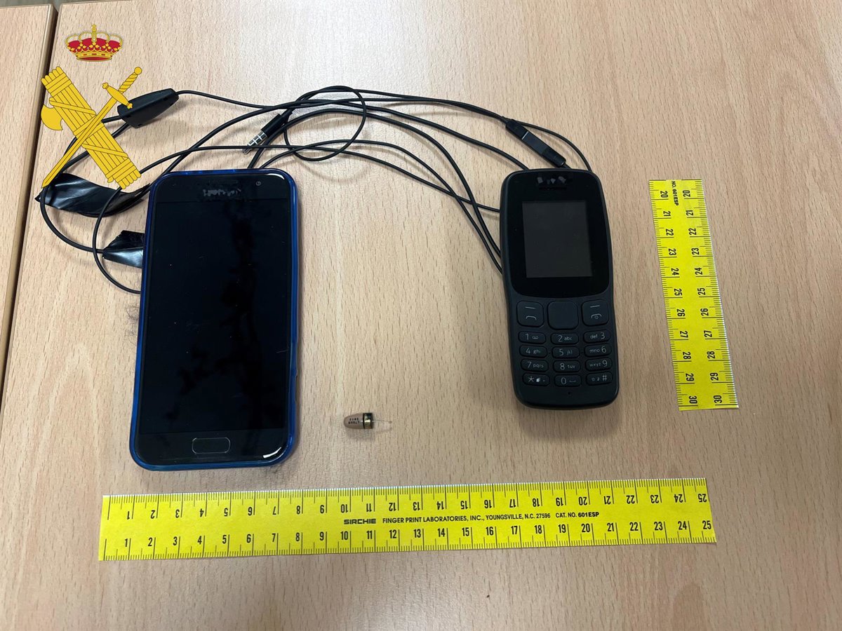 La Guardia Civil de Teruel sorprende a una persona copiando con móvil y ...