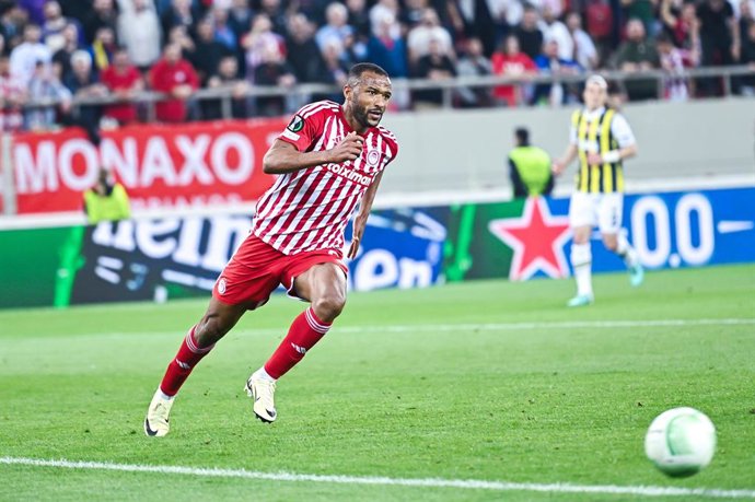 Ayoub El Kaabi, del Olympiacos, nombrado Jugador de la Temporada en la ...