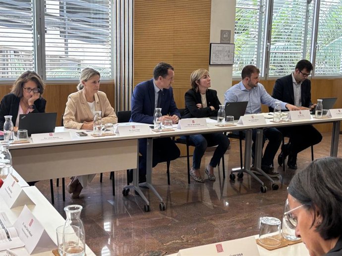 Política Agraria Común.- La Taula Agrària acuerda pagar el 5 de ...