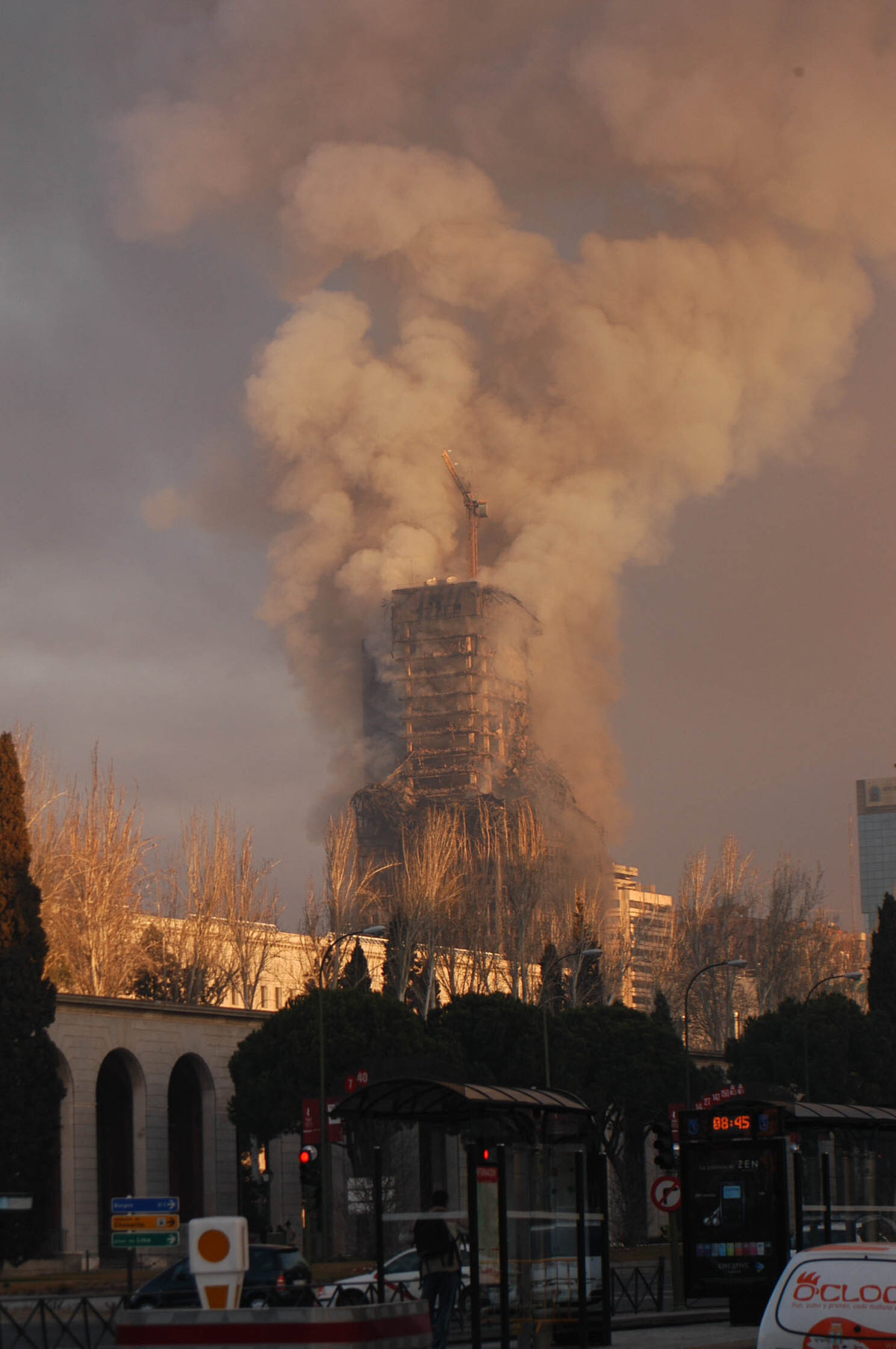 La causa del incendio del edificio Windsor sigue siendo una incógnita dos décadas después
