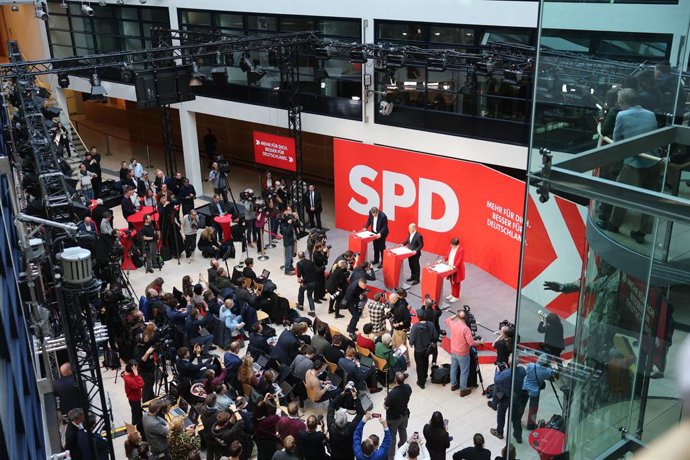 El SPD deja en manos de Merz la "responsabilidad" de ceder para firmar ...