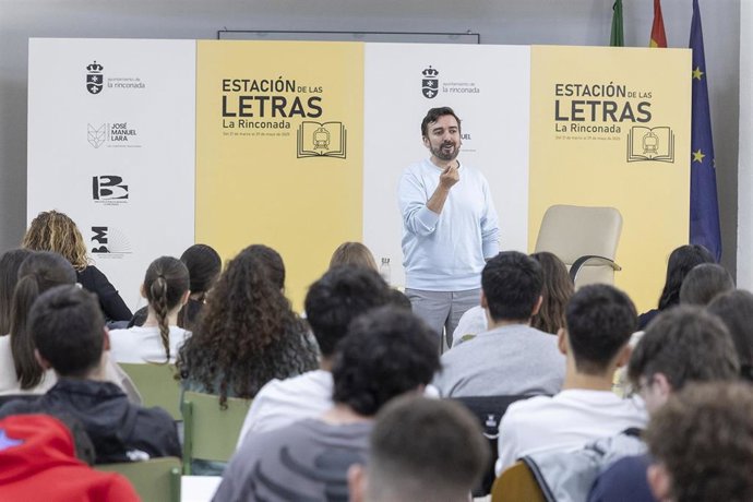 Daniel Blanco protagoniza un encuentro de literatura juvenil en la Estación de las Letras de La ...