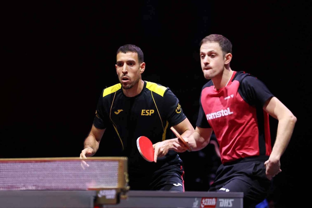 Robles e Ionescu rozan las medallas en el Mundial de tenis de mesa