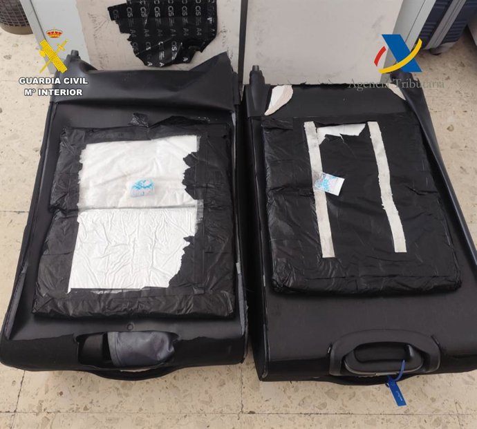 Detenidas dos personas con seis kilos de cocaína en el aeropuerto de Valencia