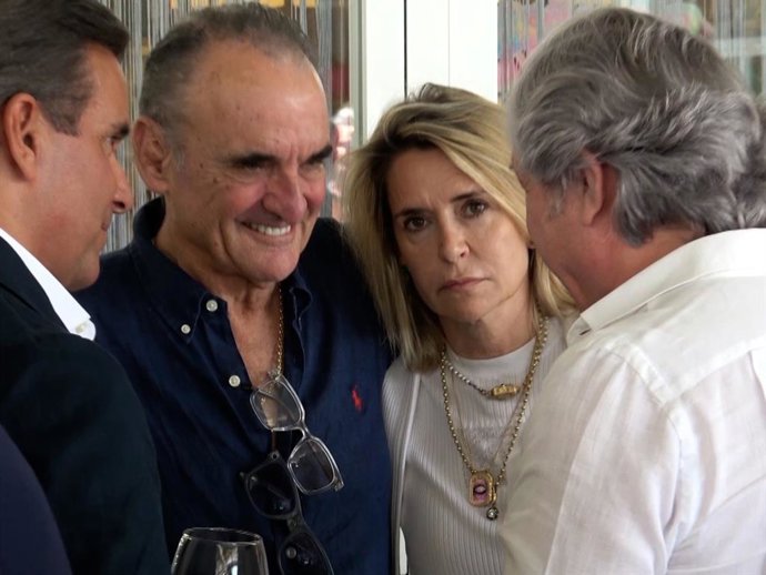 Mario Conde, primeras imágenes con su nueva pareja, María José de Castellví