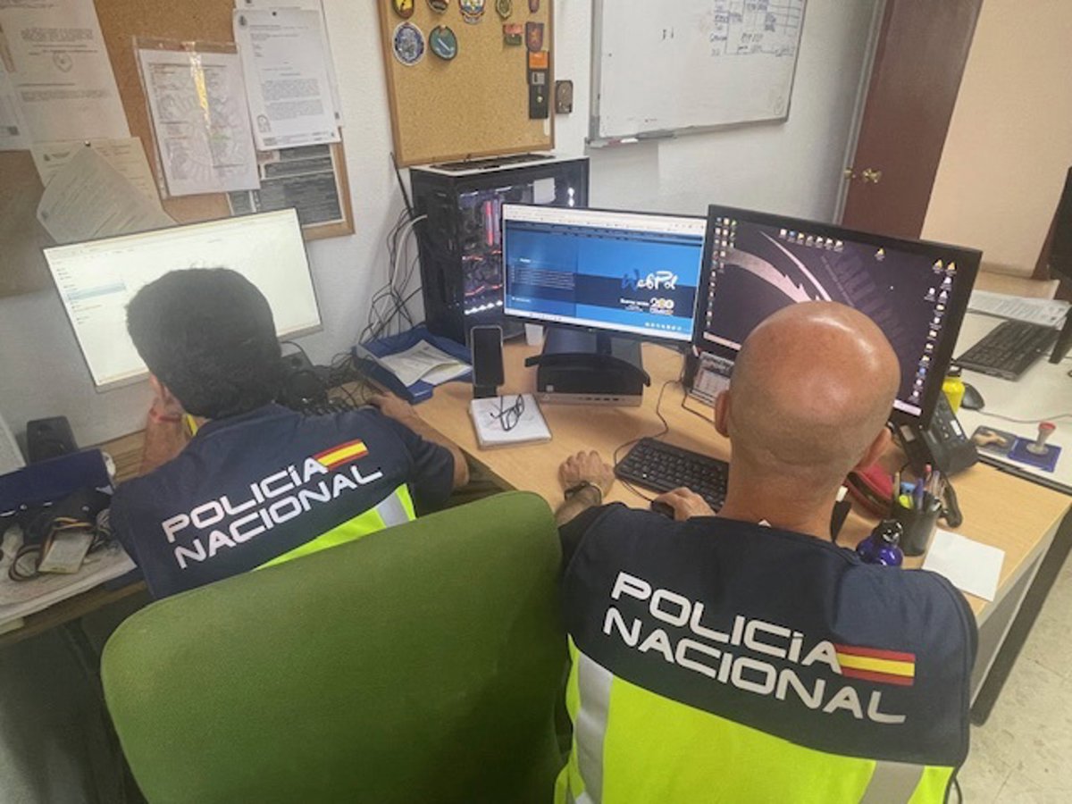 Detenido en Almería un joven acusado de pedir imágenes sexuales a menores a través de ...