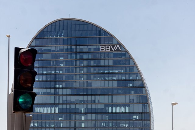 La OPA de BBVA sobre Sabadell se acerca a su desenlace: cronología, claves y lo que está en ...
