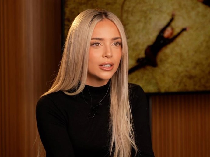 Ana Mena sale al paso de las críticas por "matar" a un chico en su ...