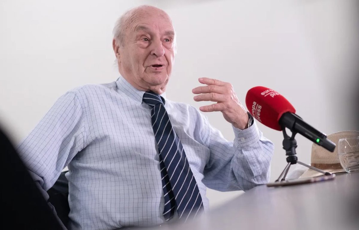 'Franco ha muerto, Franco ha muerto, Franco ha muerto': la historia ...