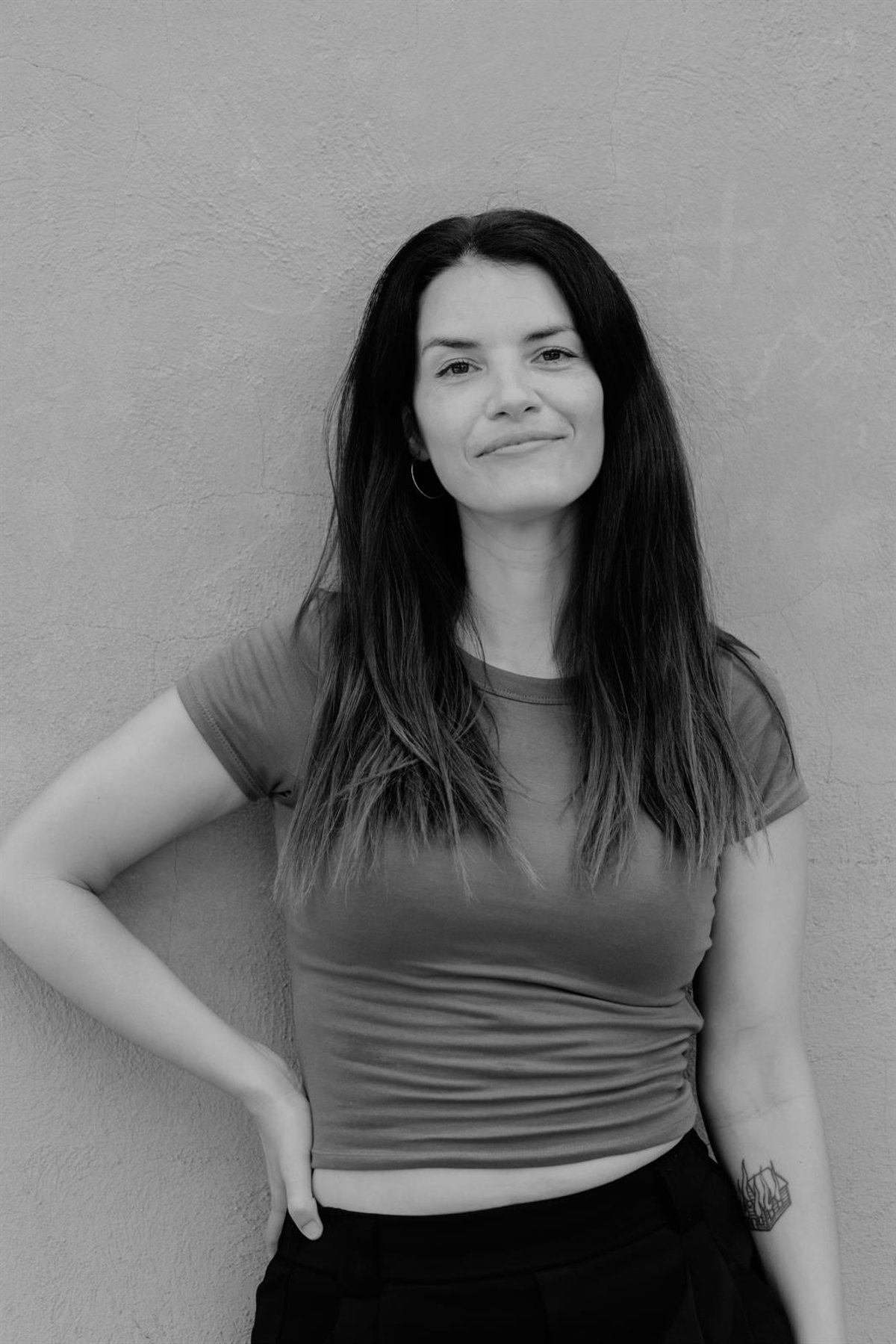 Estela Sanchis debuta en la novela con una "obra incómoda" que toma el ...