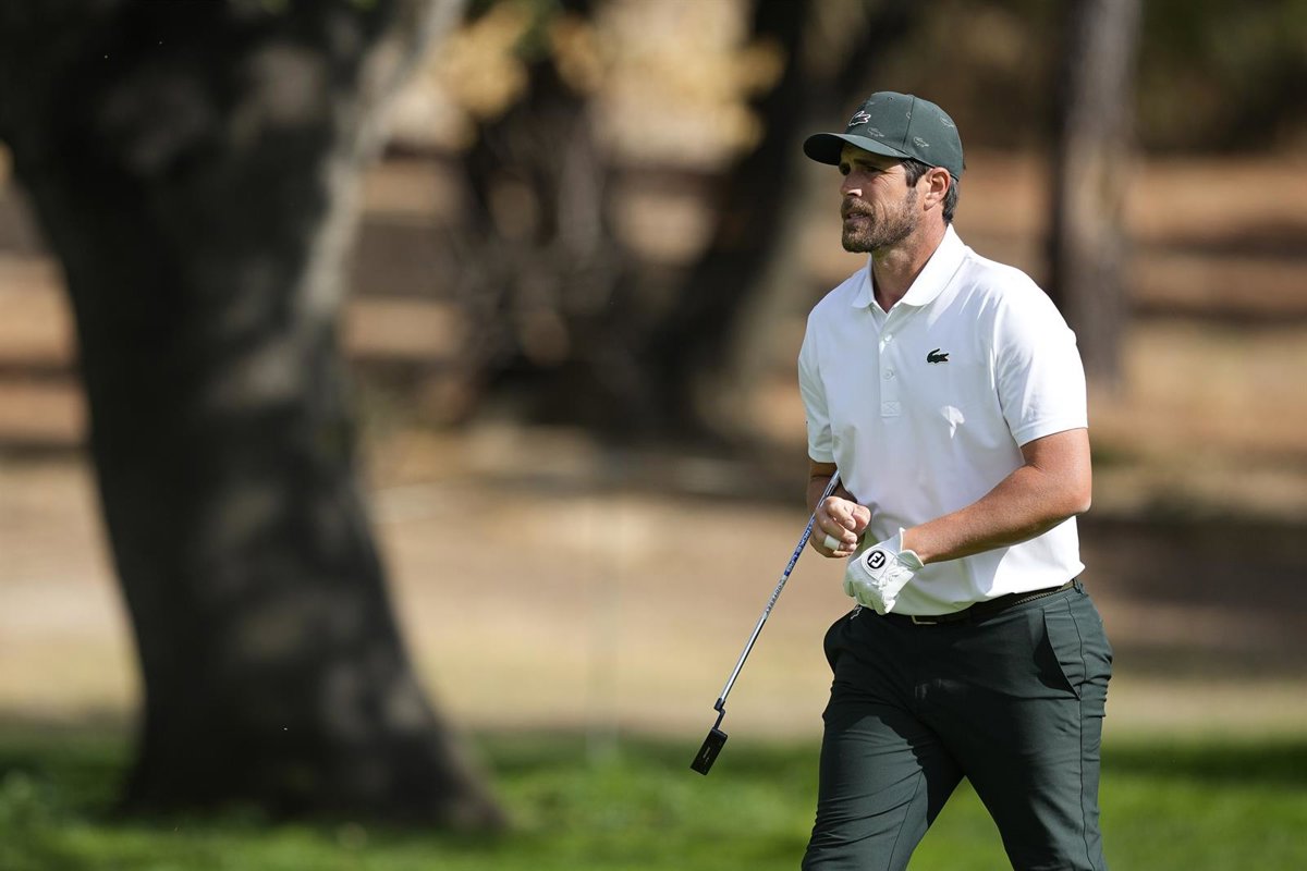 Nacho Elvira aguanta a la presión y gana el Dubai Invitational