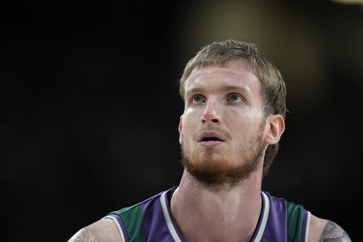 Olek Balcerowski amplía su contrato con Unicaja dos temporadas y una ...