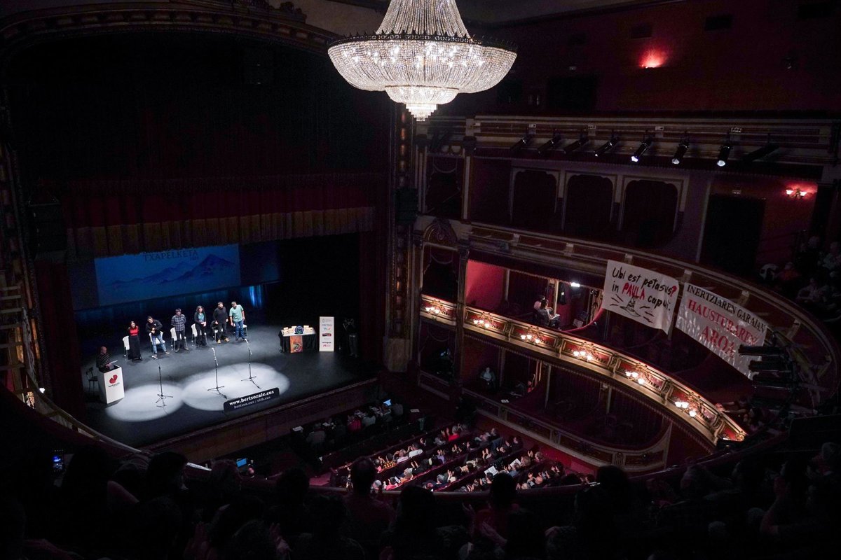 EAEn 2025ean izandako programazio kulturalaren ia %40 euskaraz egin da