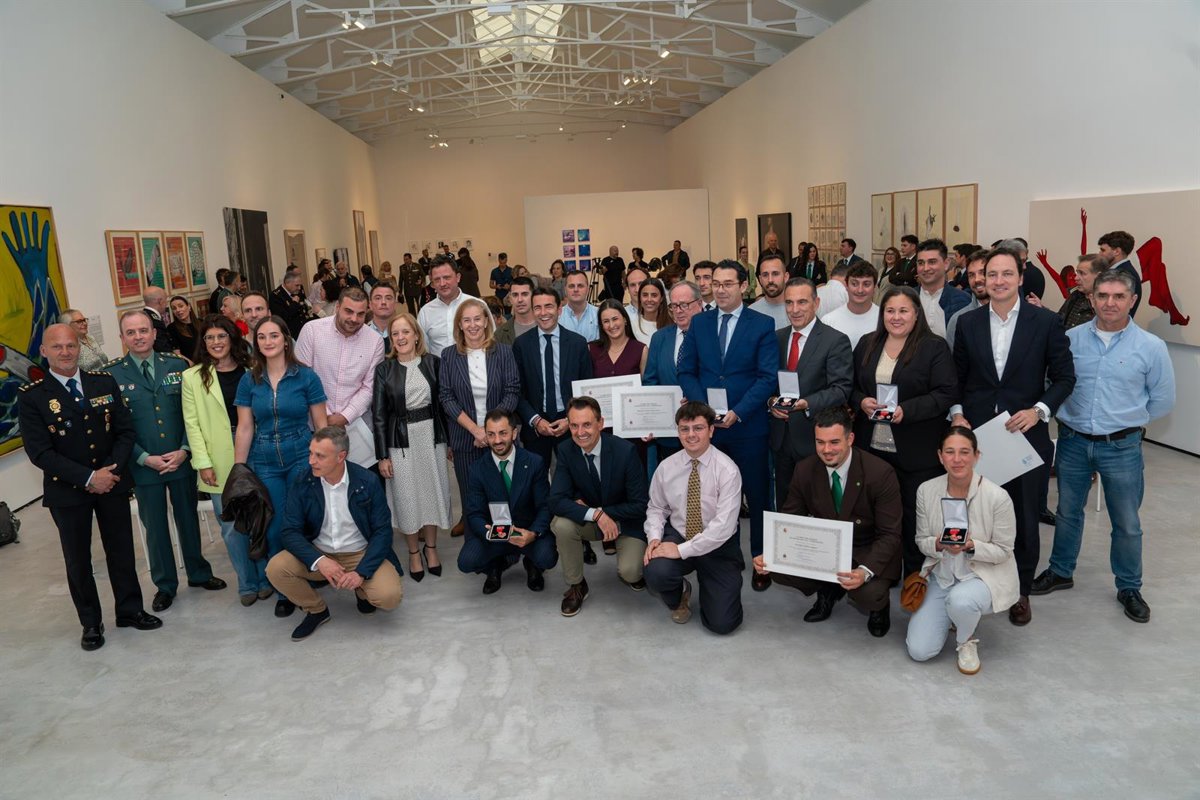 La Delegación del Gobierno reconoce a varios colectivos que ayudaron en ...