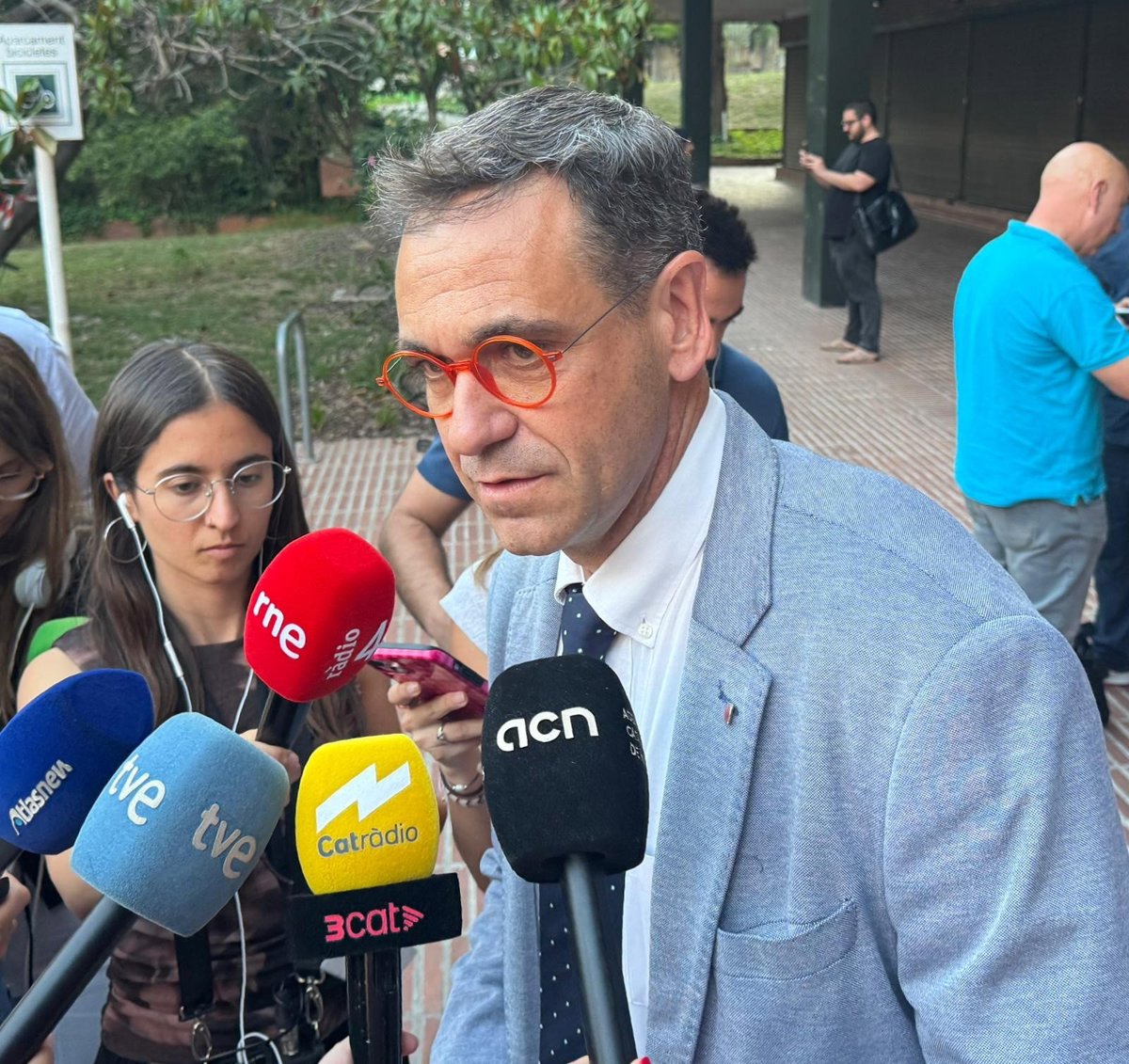 Educació planteja un complement "al voltant" de 40 euros i hi haurà ...