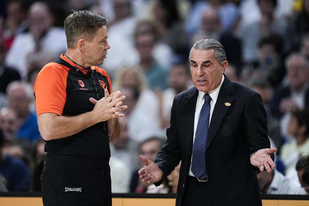 Scariolo, sobre el arbitraje en la Euroliga: "Indudablemente hemos ...