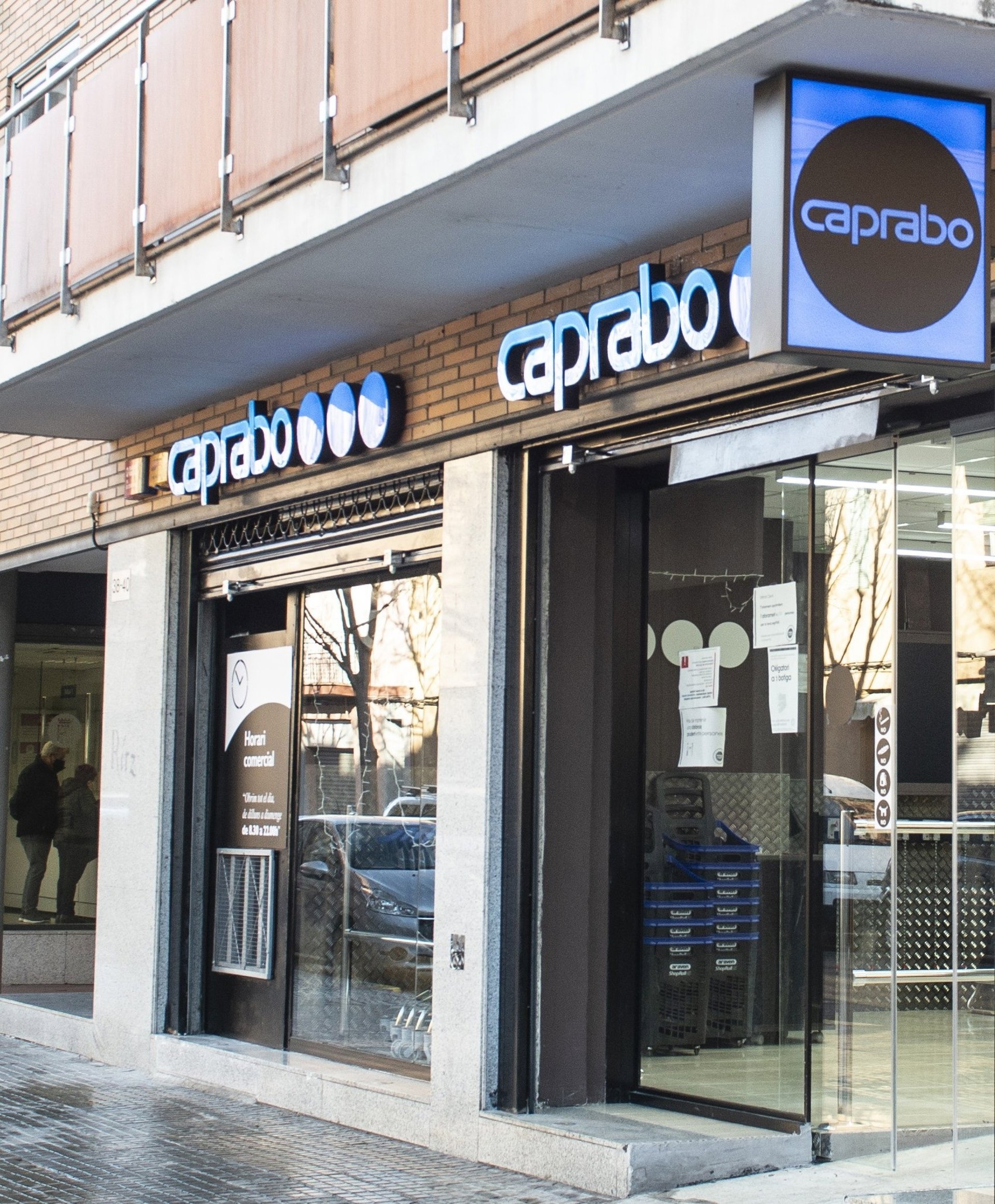Caprabo obre un supermercat a Sant Esteve Sesrovires (Barcelona)