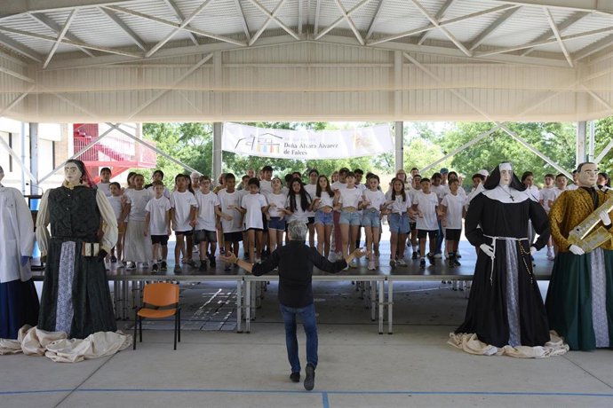 El colegio público Doña Álvara Álvarez de Falces celebra su 50º aniversario