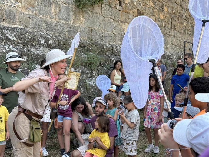 Aínsa (Huesca) reivindica la biodiversidad pirenaica en un fin de ...