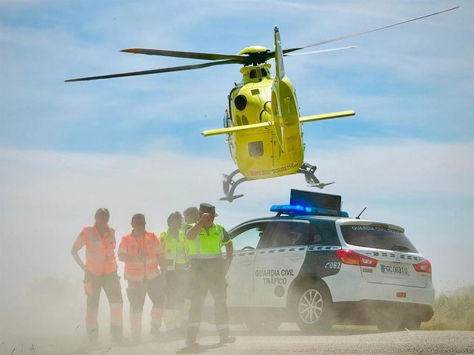 Herido grave el conductor de una moto con sidecar tras caer cuatro ...